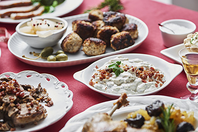 Klar til bordet Julebuffet • Kokken & Jomfruen